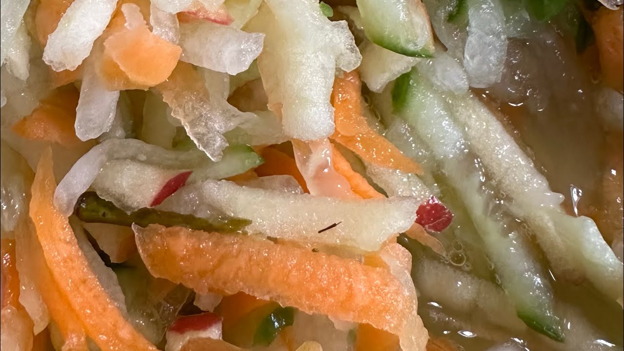 Making salad using Saladmaster food processor - YouTube
