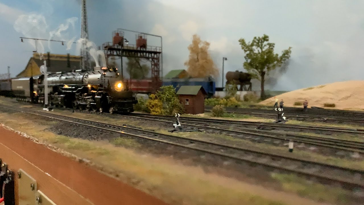 Steam Locomotive HO Scale MTH HO 4-8-8-4 Big Boy 4014. - YouTube