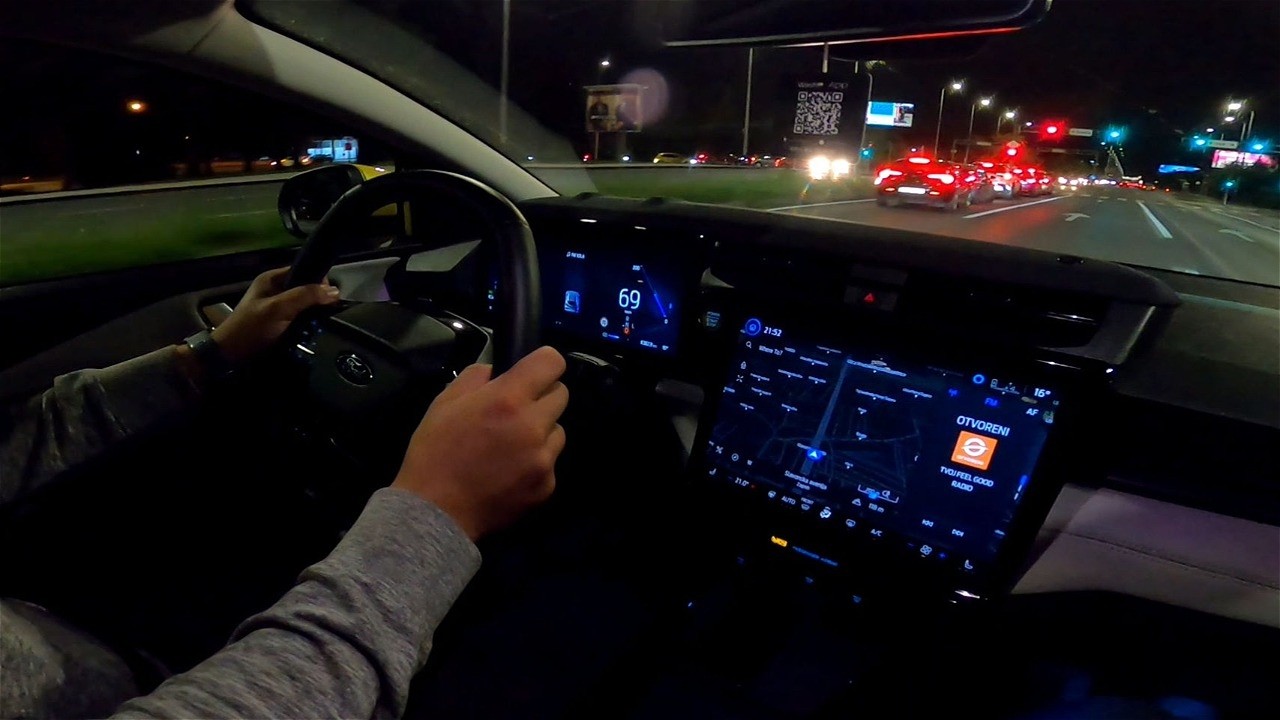 Ford PUMA Gen-E [44 kWh, 168 HP] Night POV Test drive | Light show and ...