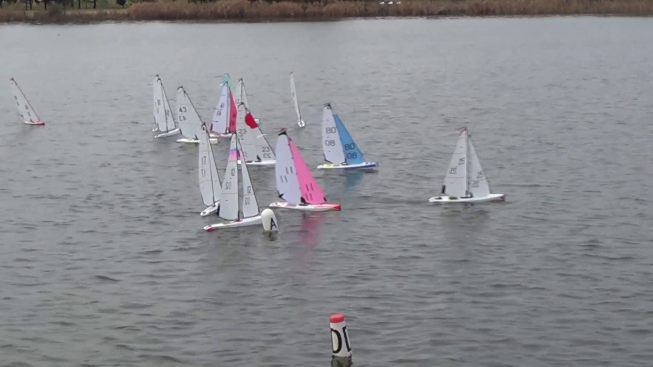RC yacht DF95 start - YouTube