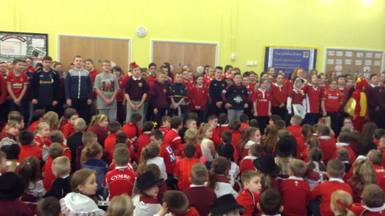 Caerau Primary School- Year 5/6 St David's Day Performance 2016 - YouTube