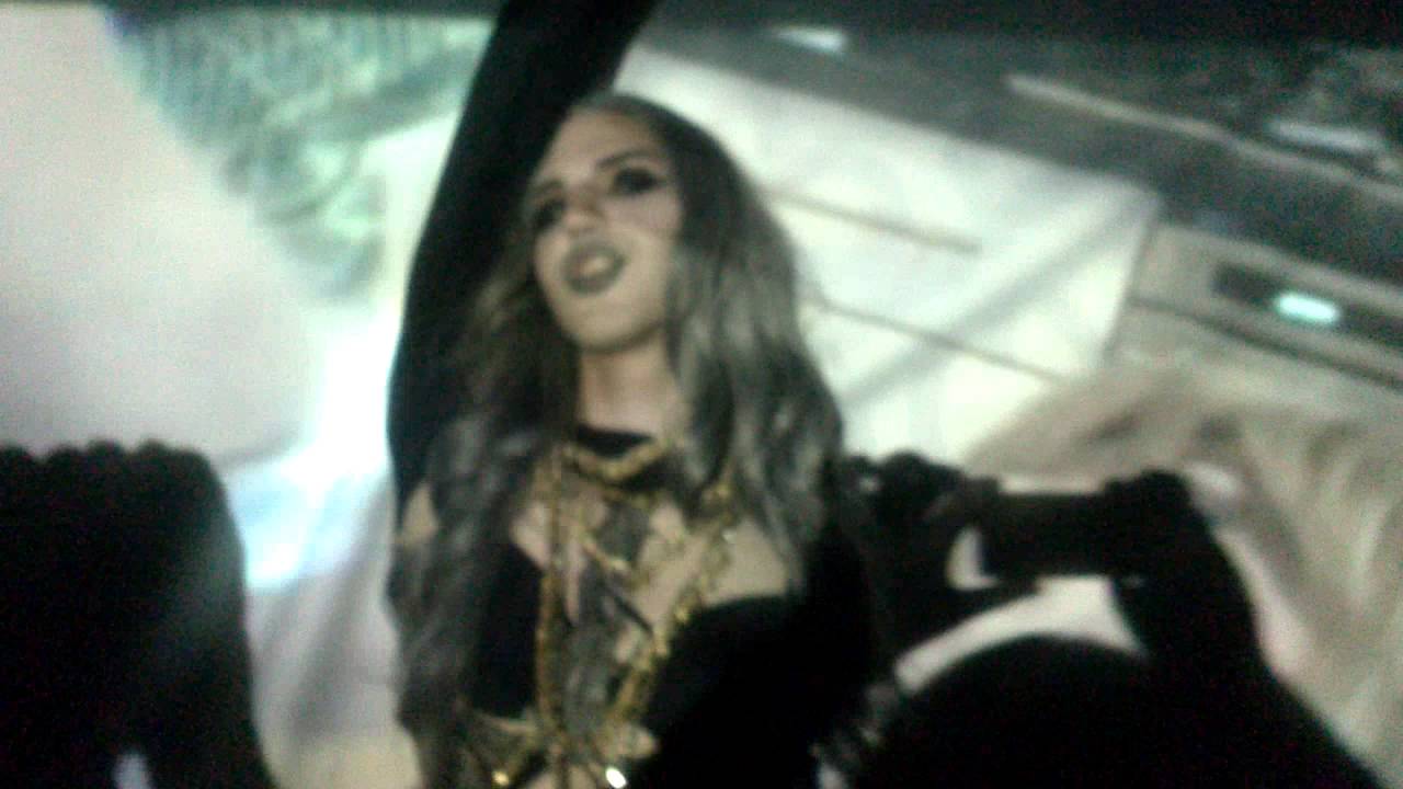 Ursula Snakes at Trannyshack - YouTube