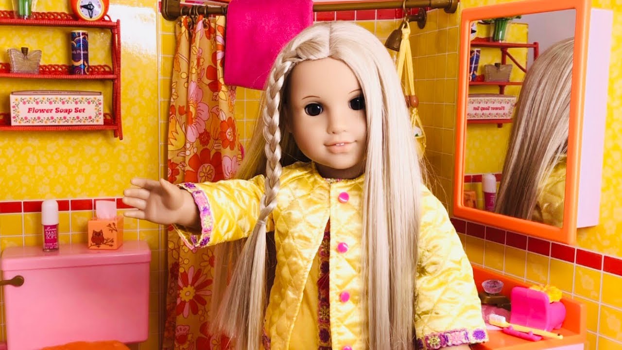 Setting Up American Girl Julie Albright’s Groovy Bathroom - YouTube