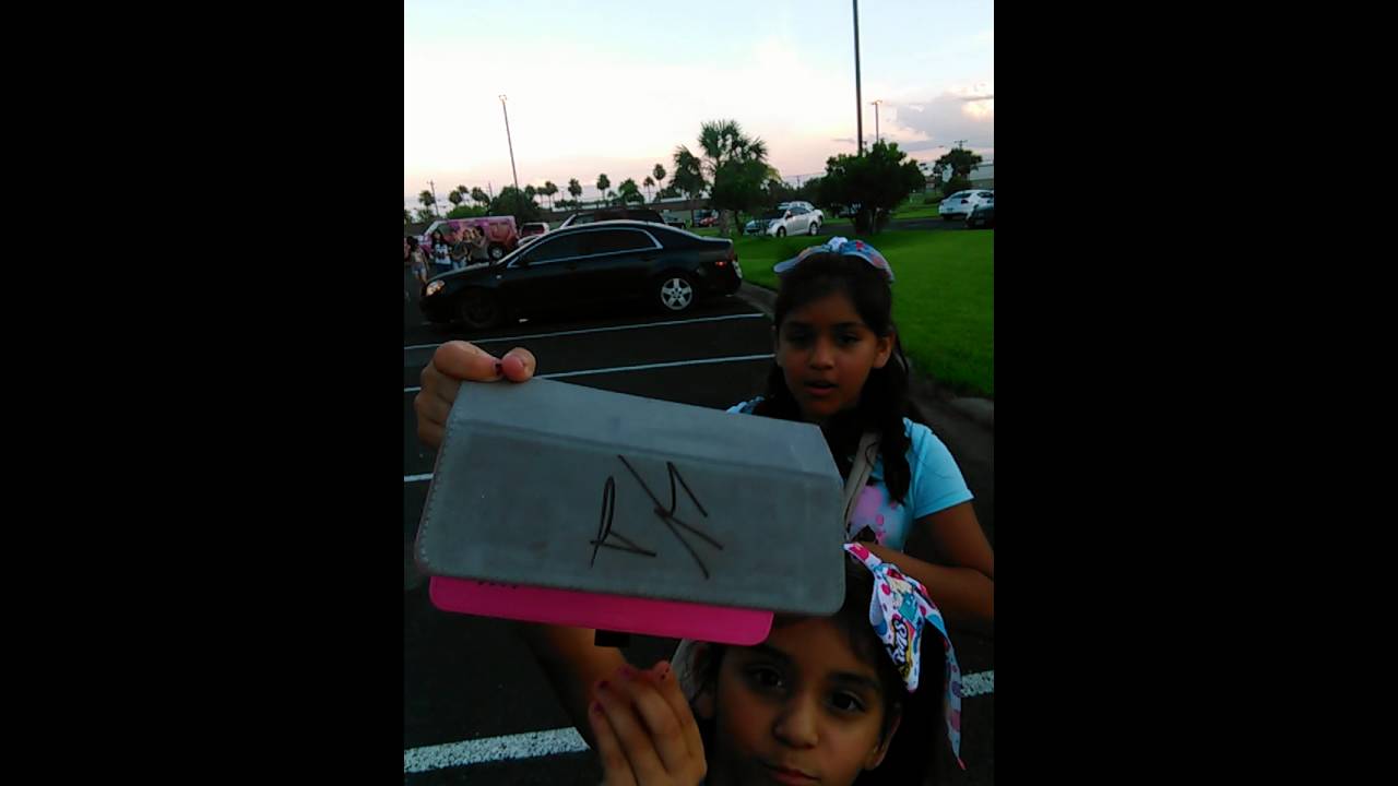 Sofia Carson autograph's.. - YouTube