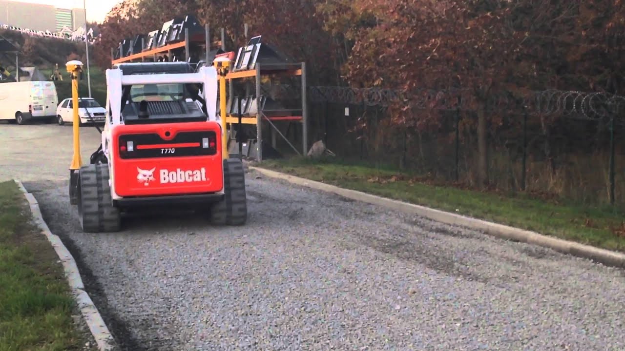 Trimble GCS900 on a Grader Attachment - YouTube