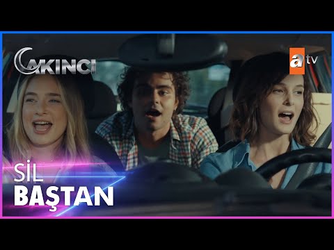 Arabada bağırarak şarkı söyleme terapisi | Akıncı 1.Bölüm