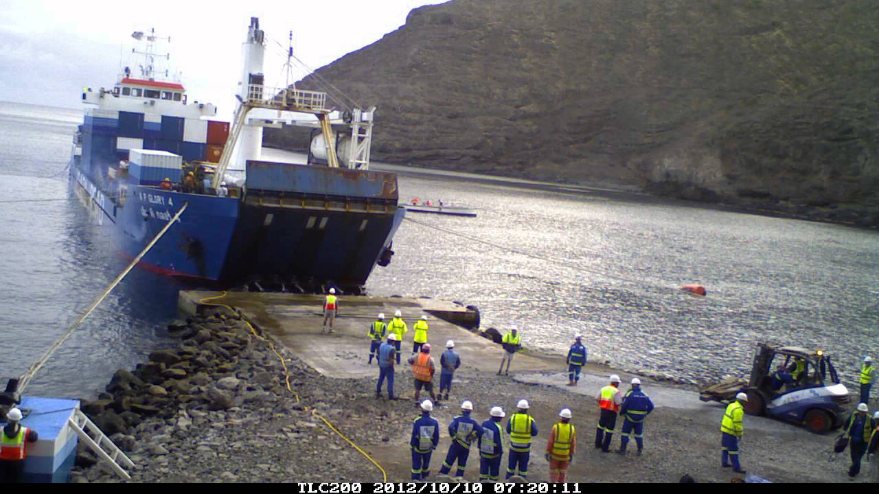 NP Glory 4 - Time Lapse of docking at temp jetty - YouTube