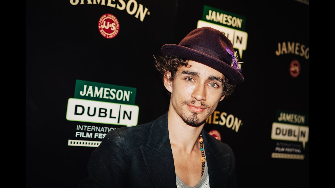 Festival 2015 | In Conversation | Robert Sheehan - YouTube