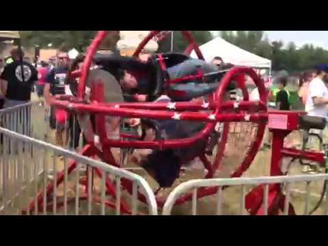 Vomit inducing centrifugal ride