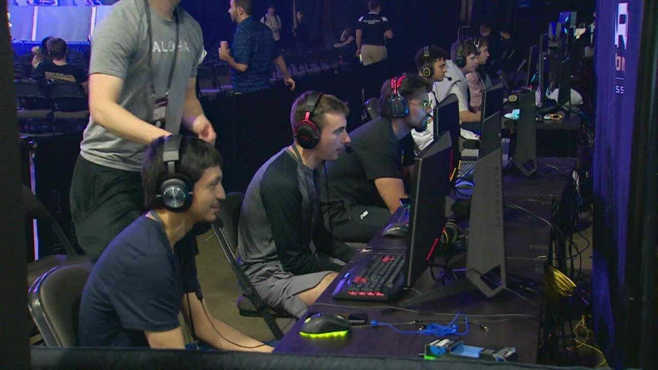 DreamHack gaming festival draws tens of thousands to Dallas - YouTube