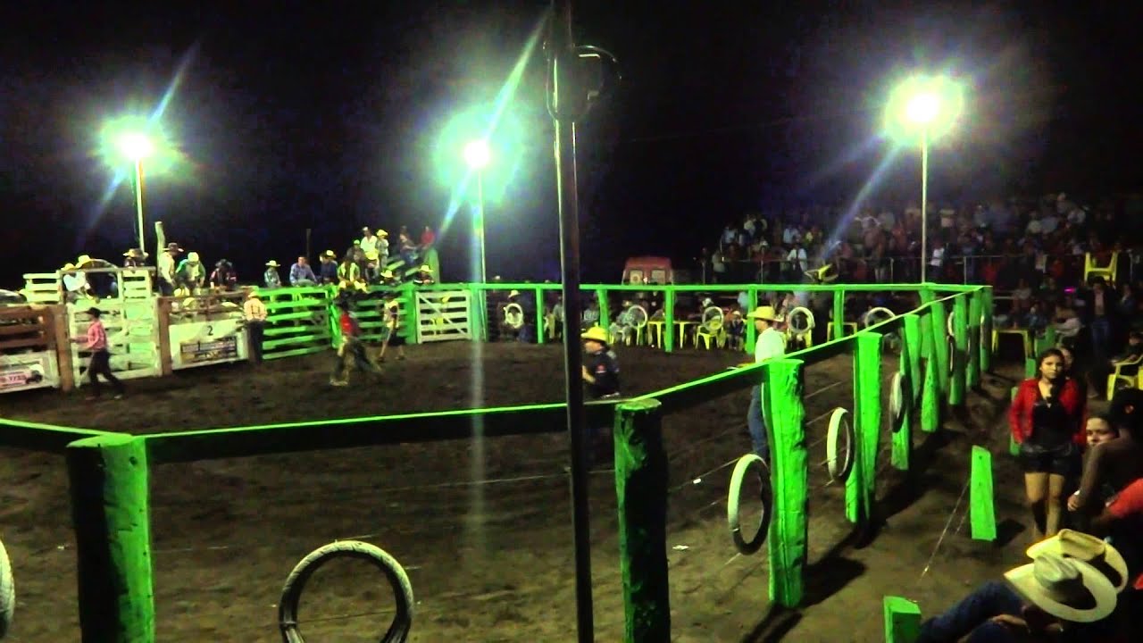 6°Encontro de Cowboys Narração Locutor Adenilson Goiano - YouTube