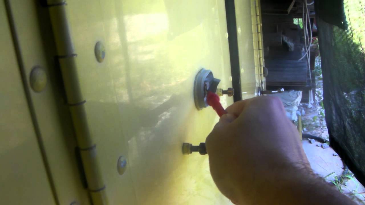 Canoe License Plate Illuminator Check, Continuity... - YouTube