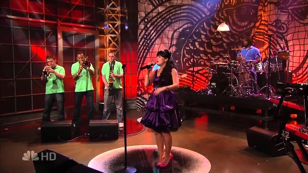 Lily Allen Smile Live on Leno 720p HDTV 16 04 07 - YouTube