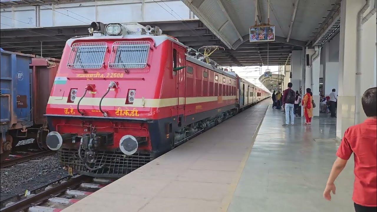 Train No. 12618 Mangala Express. (H. Nizamuddin to Ernakulam Jn.) - YouTube