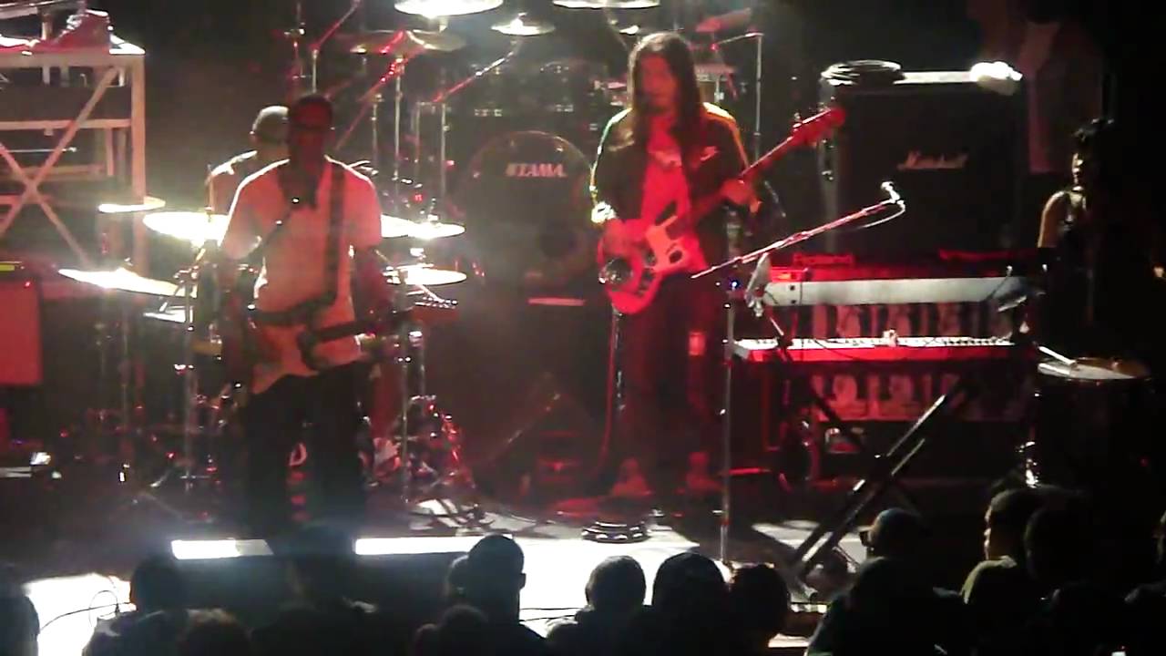 B.o.B performs "Generation Lost" - YouTube