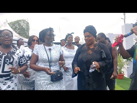 Mama Efe And Her Family Danced Sweet Mother With Oheneni Adazoa 