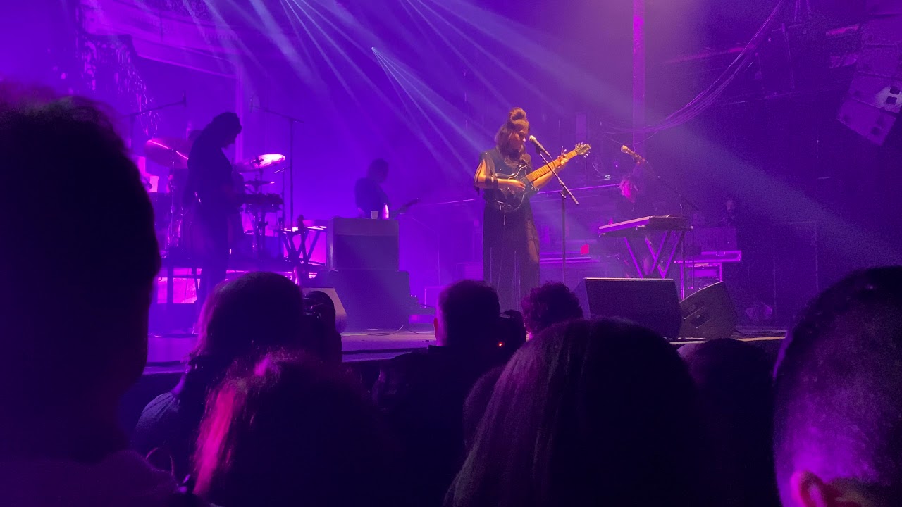 Angel Olsen - Lark - Barcelona Razzmatazz -26/01/2020 - YouTube