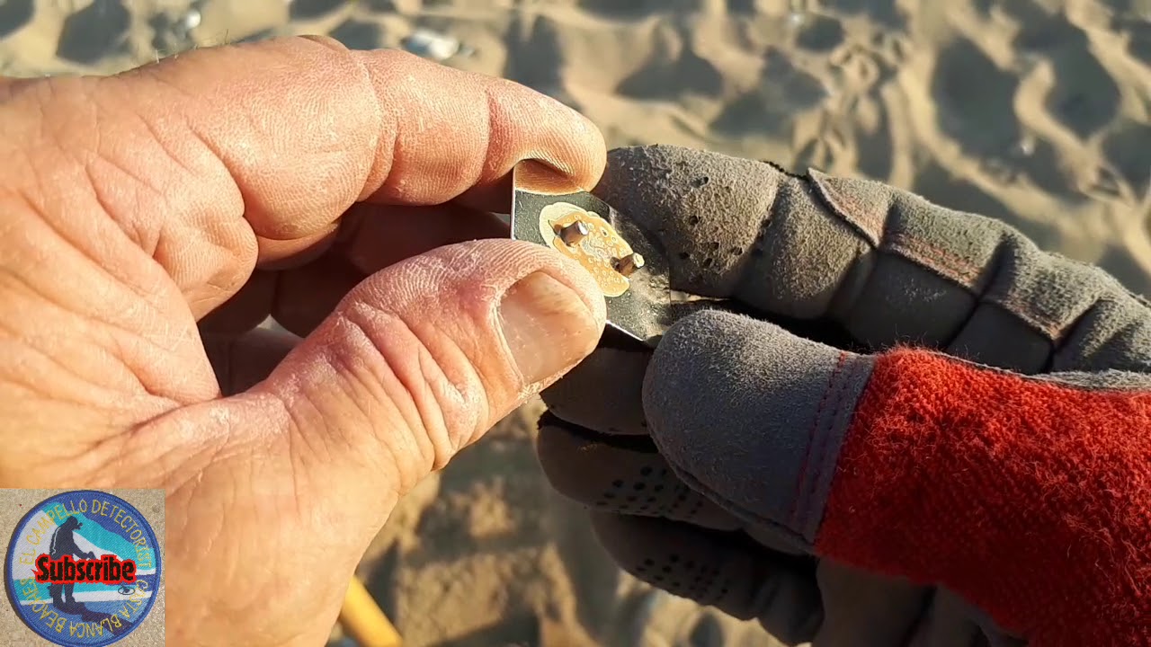 #67, Beach Metal Detecting With Costa Treasure Hunter - YouTube