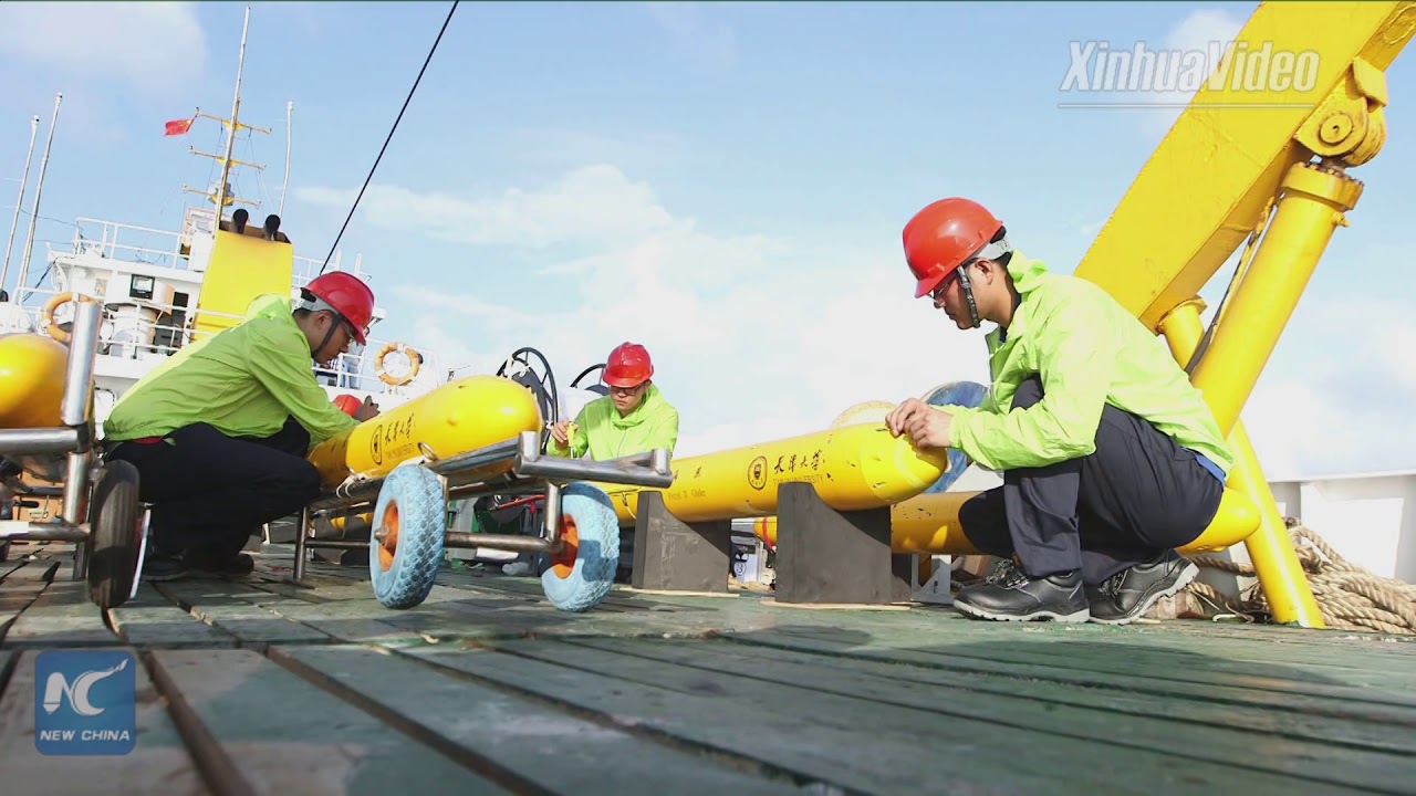 China's underwater glider sets new record - YouTube