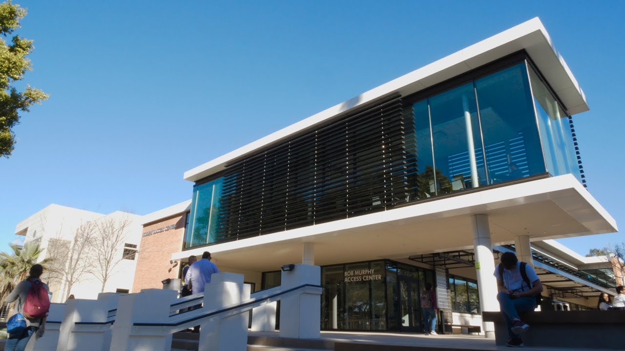 The Student Success Center opens for the 2019 semester - YouTube