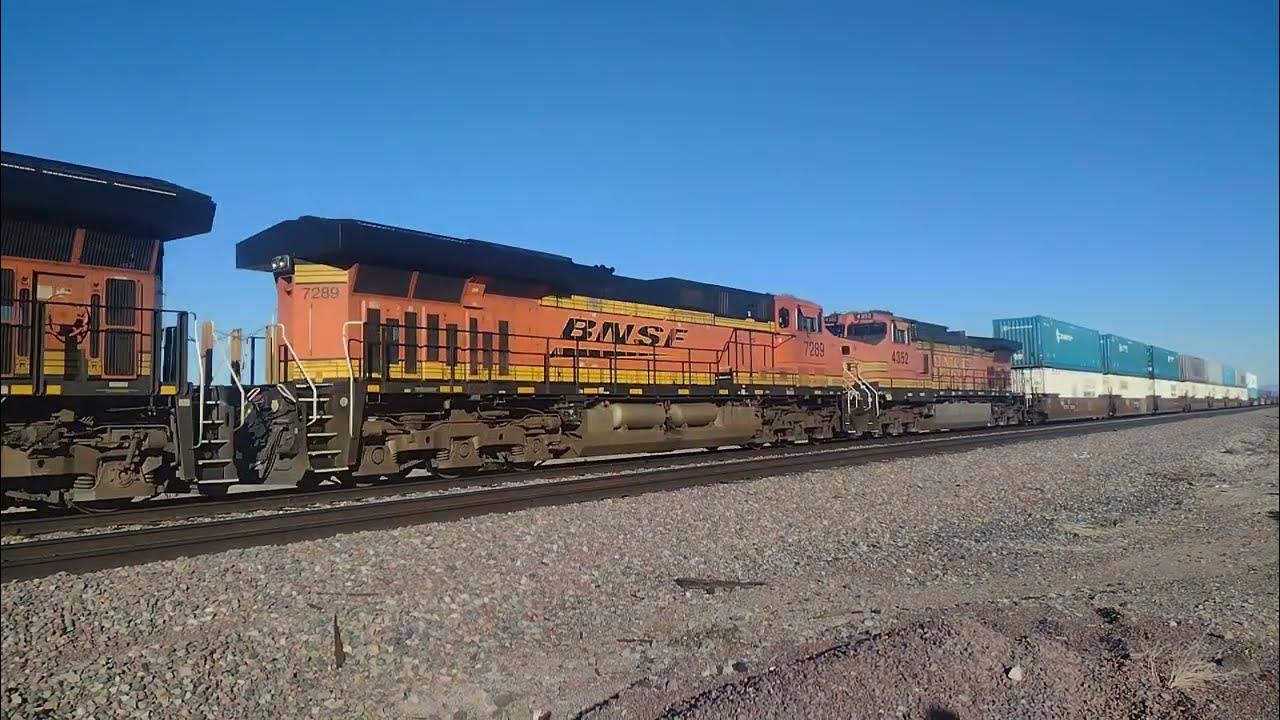 WB BNSF Domestic Intermodal/Port Stack Train At Daggett Ca! #bigbossrailfanner - YouTube
