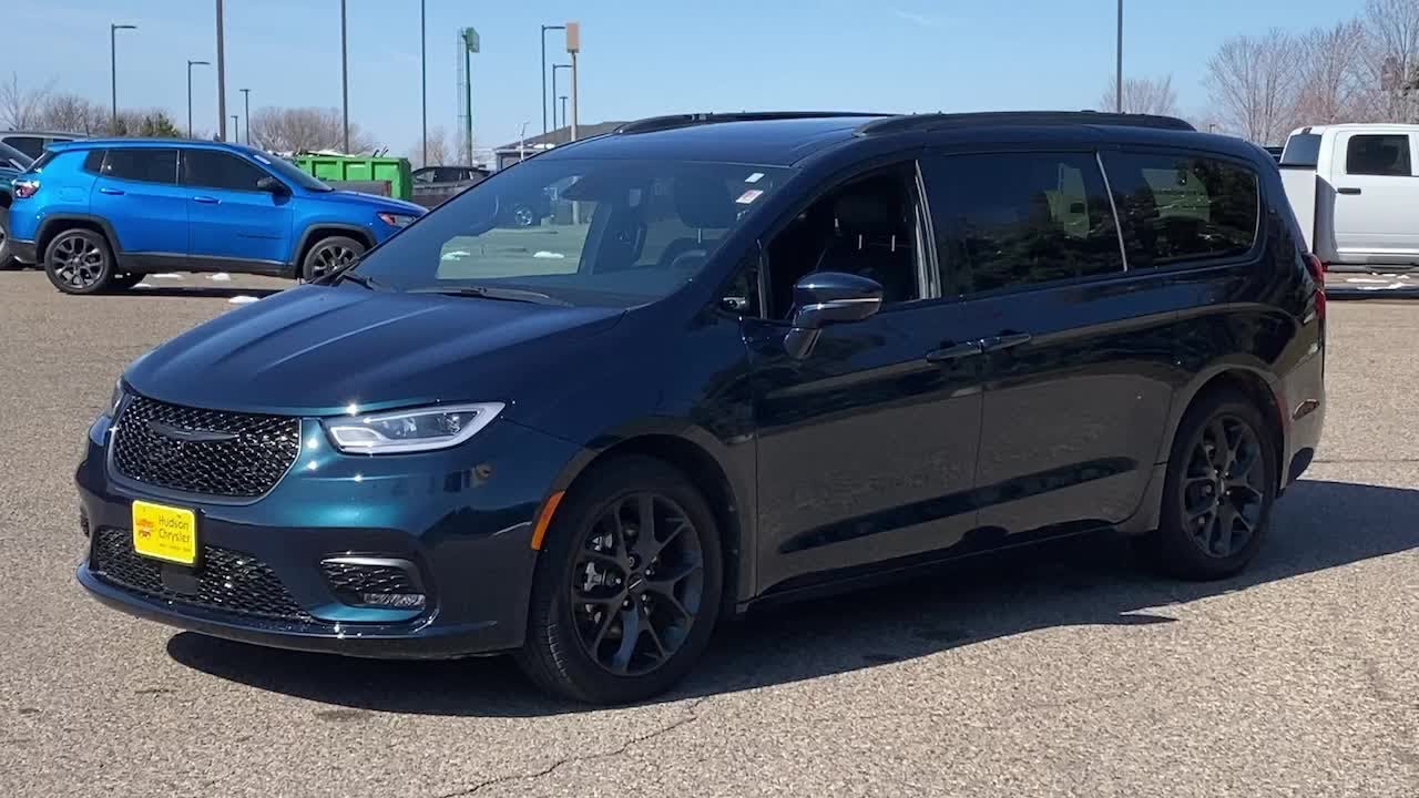 2022 Chrysler Pacifica Limited WI Hudson, Baldwin, Woodbury, Cottage ...