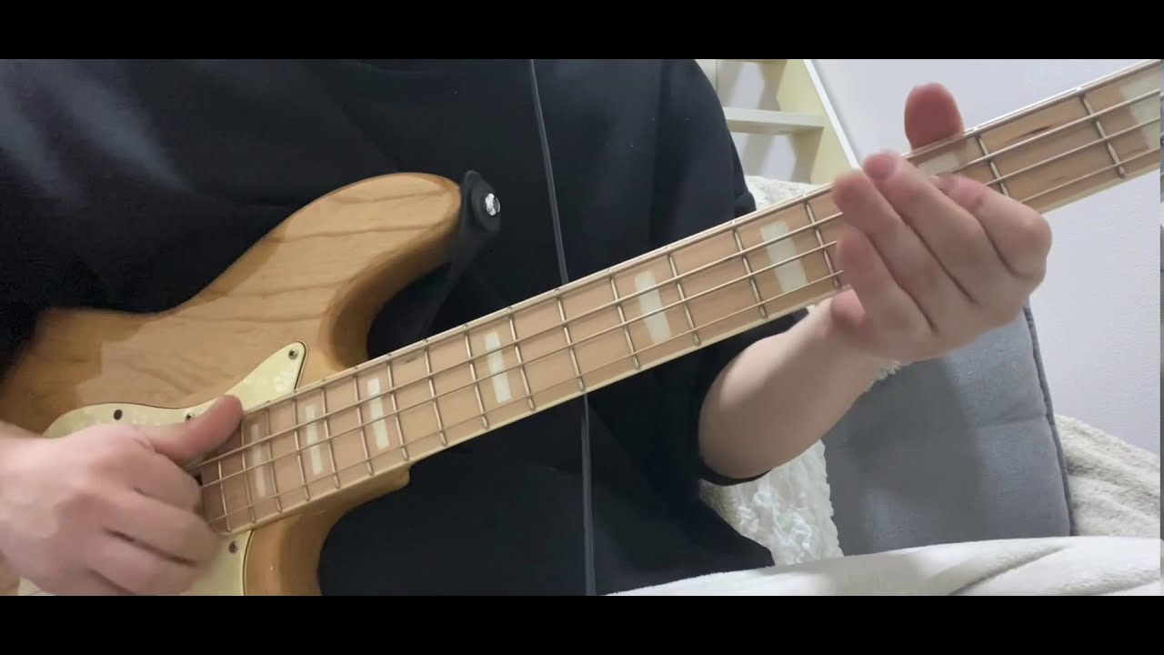 Hunch Gray-勘ぐれい- 4 strings bass cover-【ZUTOMAYO】 - YouTube