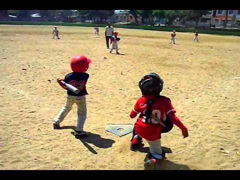 niño beisbolista de 6 años HD - YouTube