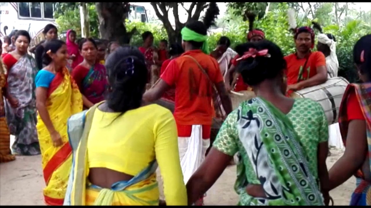 Santali Traditional wedding Dance 2017( Thanks ladies) - YouTube