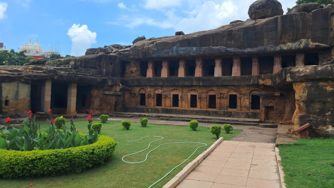 Khandagiri and Udayagiri Caves(Jainism),Hathigumpha inscriptions,Rani ...