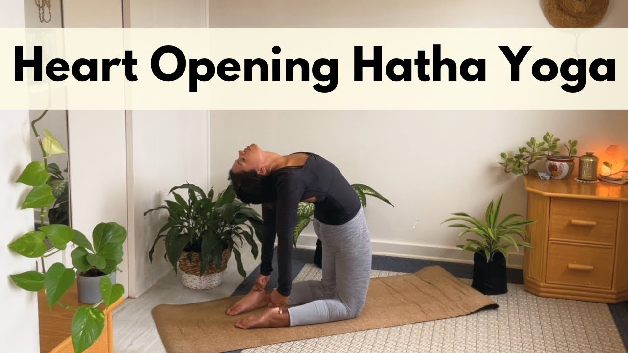 20 Minute Hatha Yoga Flow + 10 Minute Meditation | Heart Opening Yoga ...