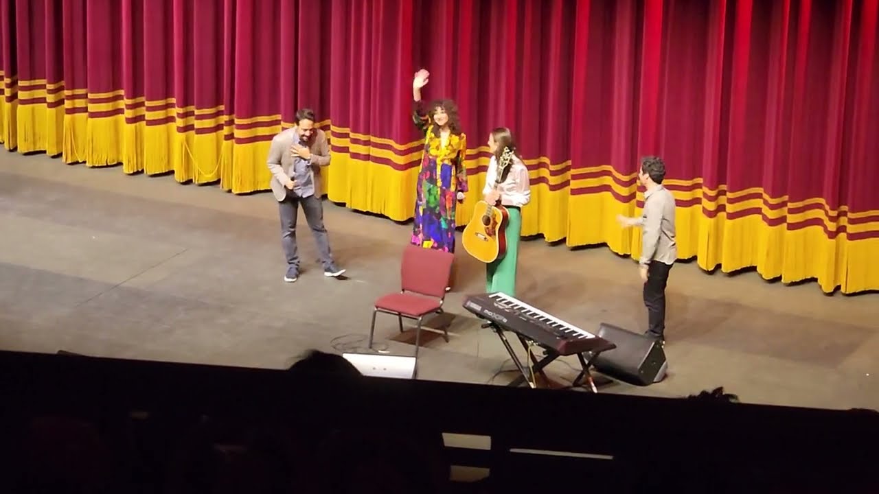 Lin-Manuel Miranda intros surprise COCO "Remember Me" by legendary ...