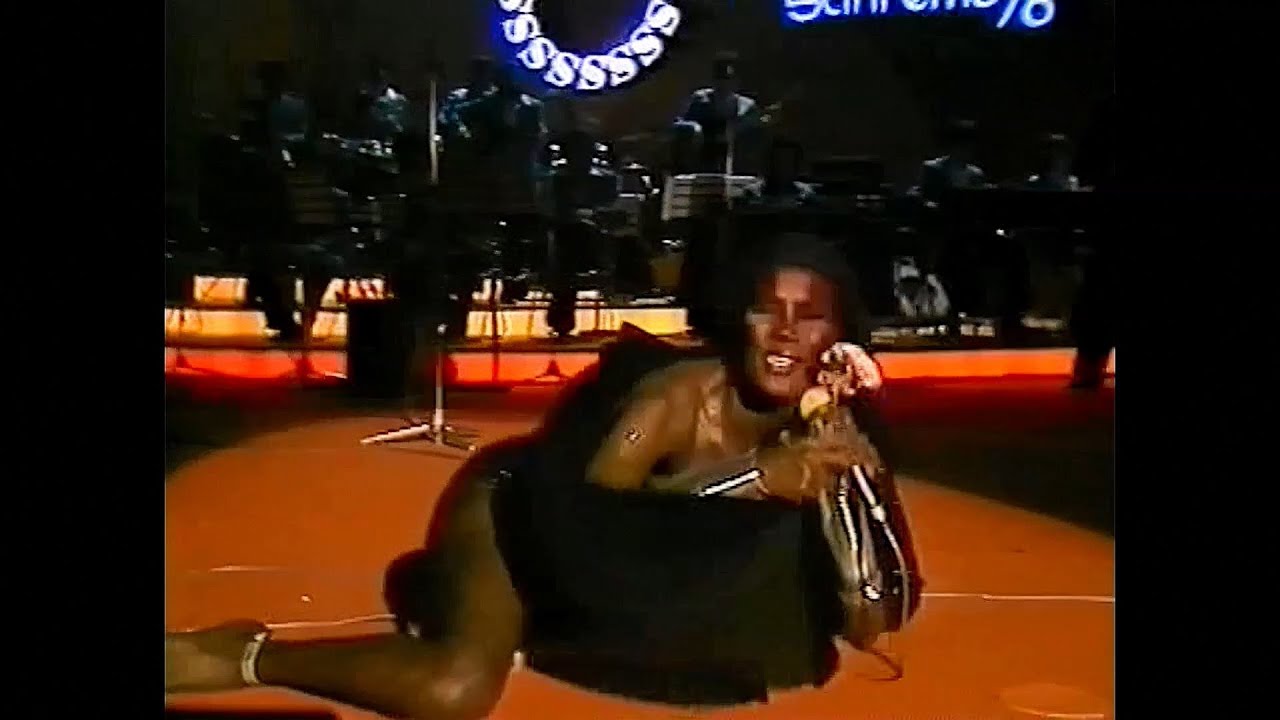 Grace Jones - La vie en Rose (1977) - Festival di Sanremo 1978 serata ...