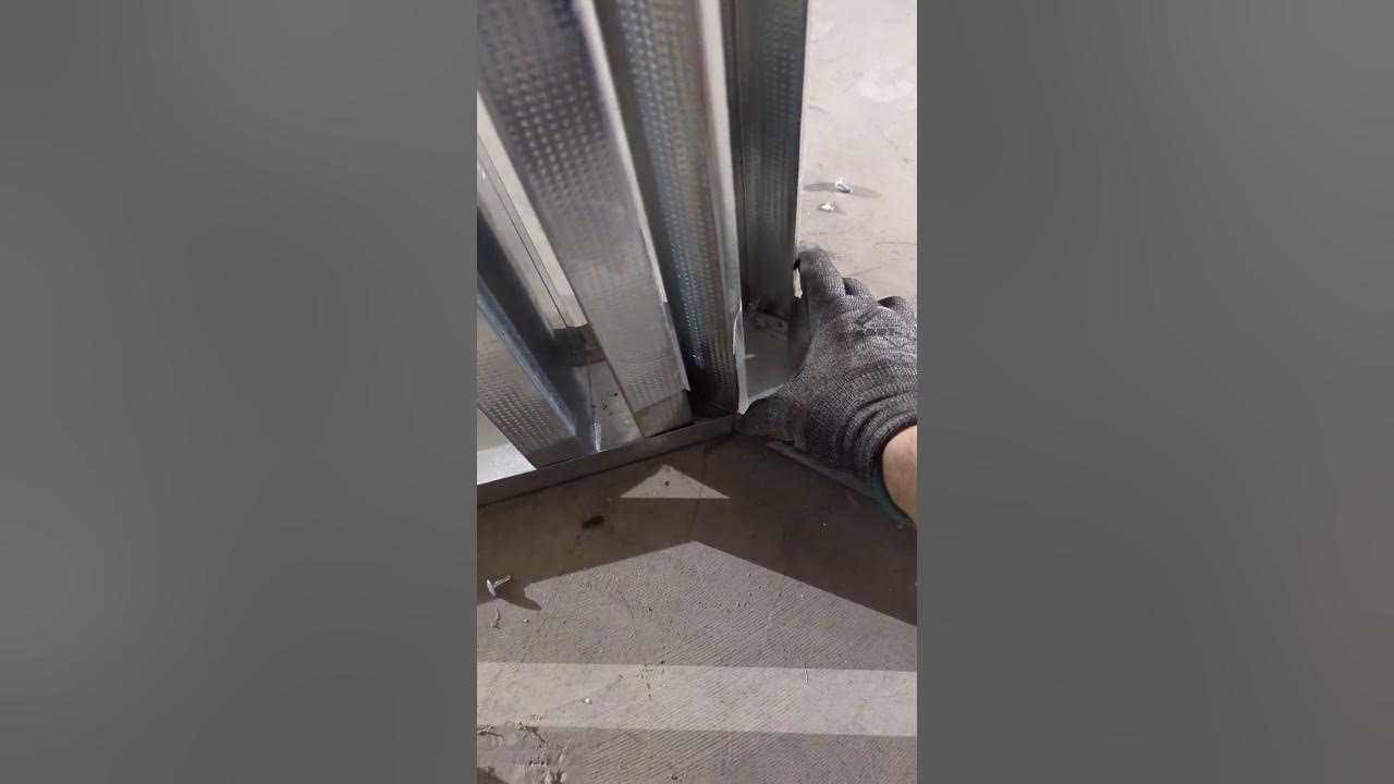 Framing Tips - Metal stud angled corners. - YouTube