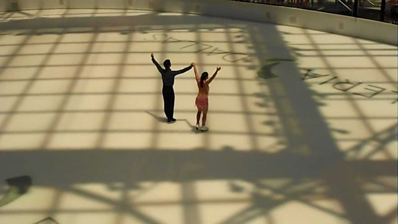 Tessa Virtue Scott Moir Dallas Galleria - May 28, 2011 - YouTube