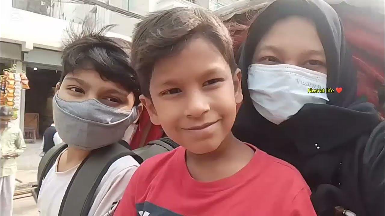 মার পাশে বসে থাকলে আলাদা একটা শান্তি লাগে। কোন কিছু টেনশন করতে হয় না। Nusrat life - YouTube