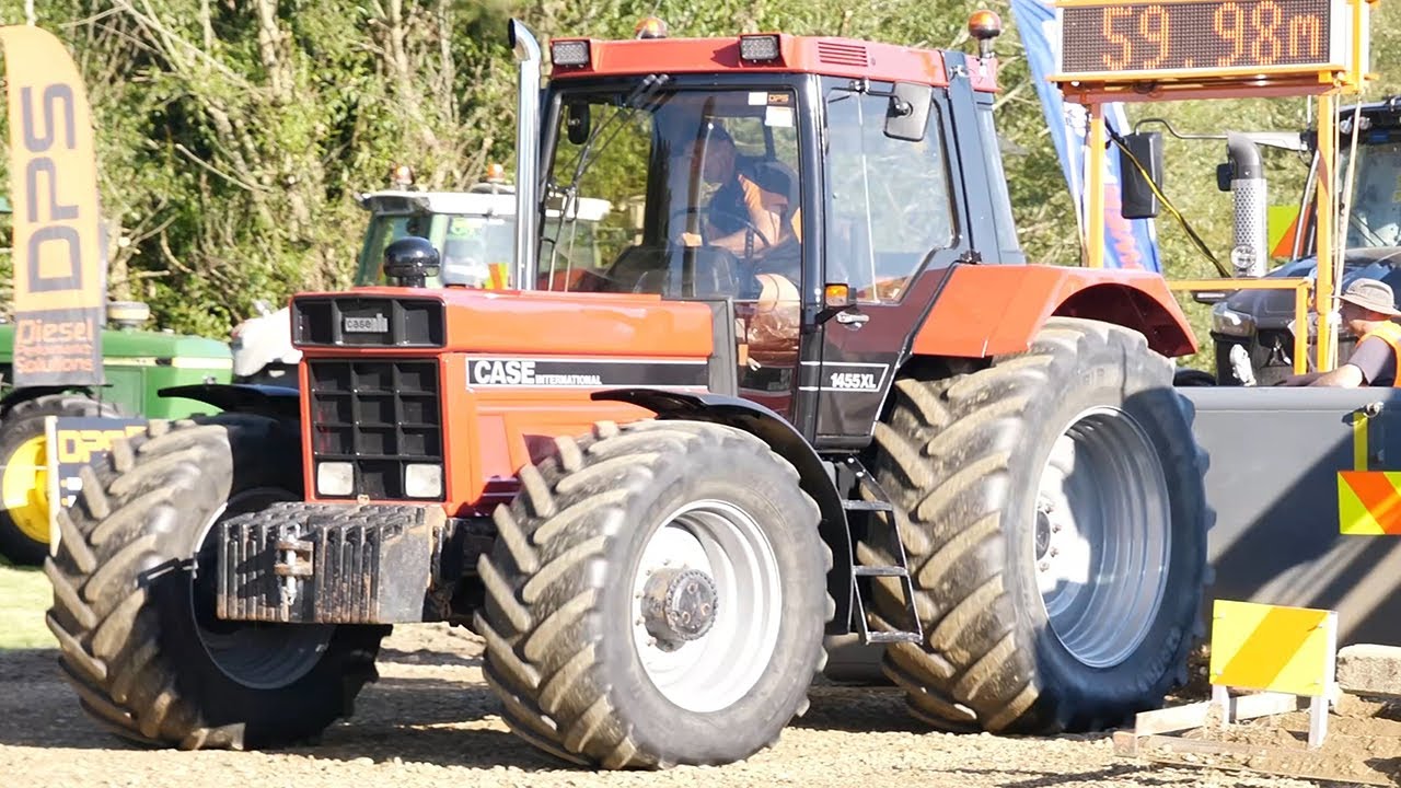 1985 Case IH 1455 XL Tractor Pulling a Deutz-Fahr 8280 TTV Tractor at ...
