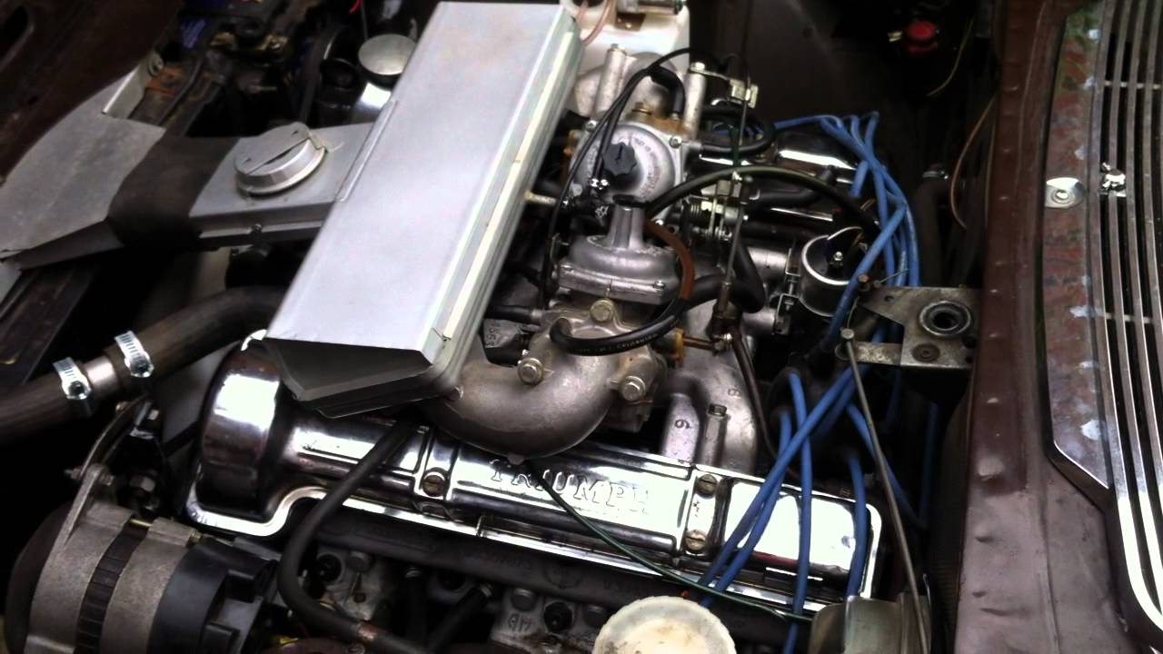 V8 Triumph Stag - YouTube