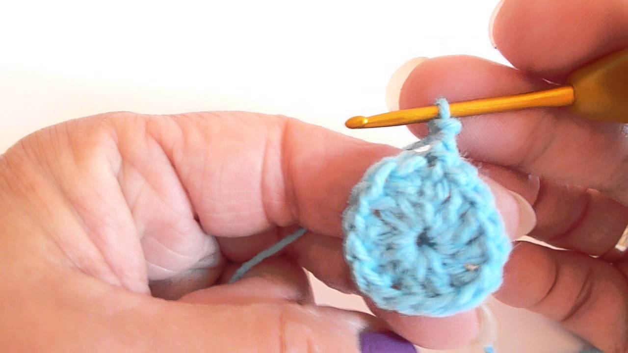Crochet, the first stitch on a new row - YouTube