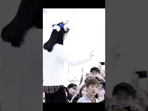 IU and her bodyguard - YouTube