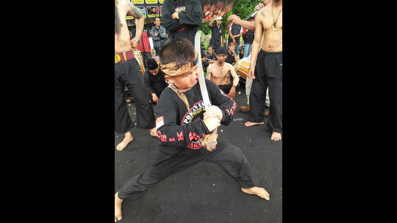 debus seni pusaka budaya sunda USIKBUHUN. KBB PELANTIKAN MANGGALA ...