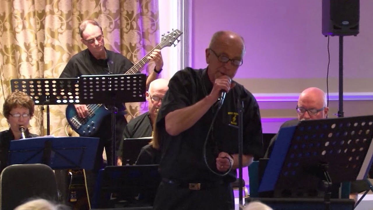 'The Lady is a Tramp'. The Dave Egerton Big Band. - YouTube