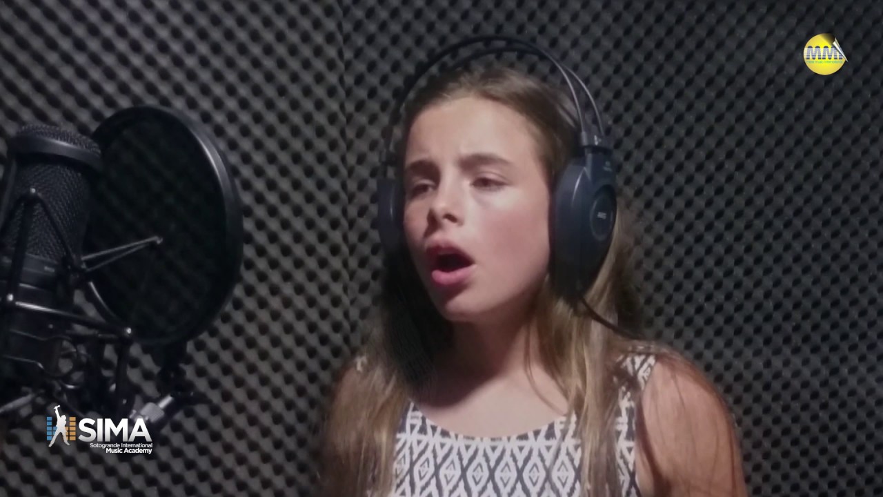 Clown - Emeli Sande cover by Darcey Harrison - 12 years old - YouTube