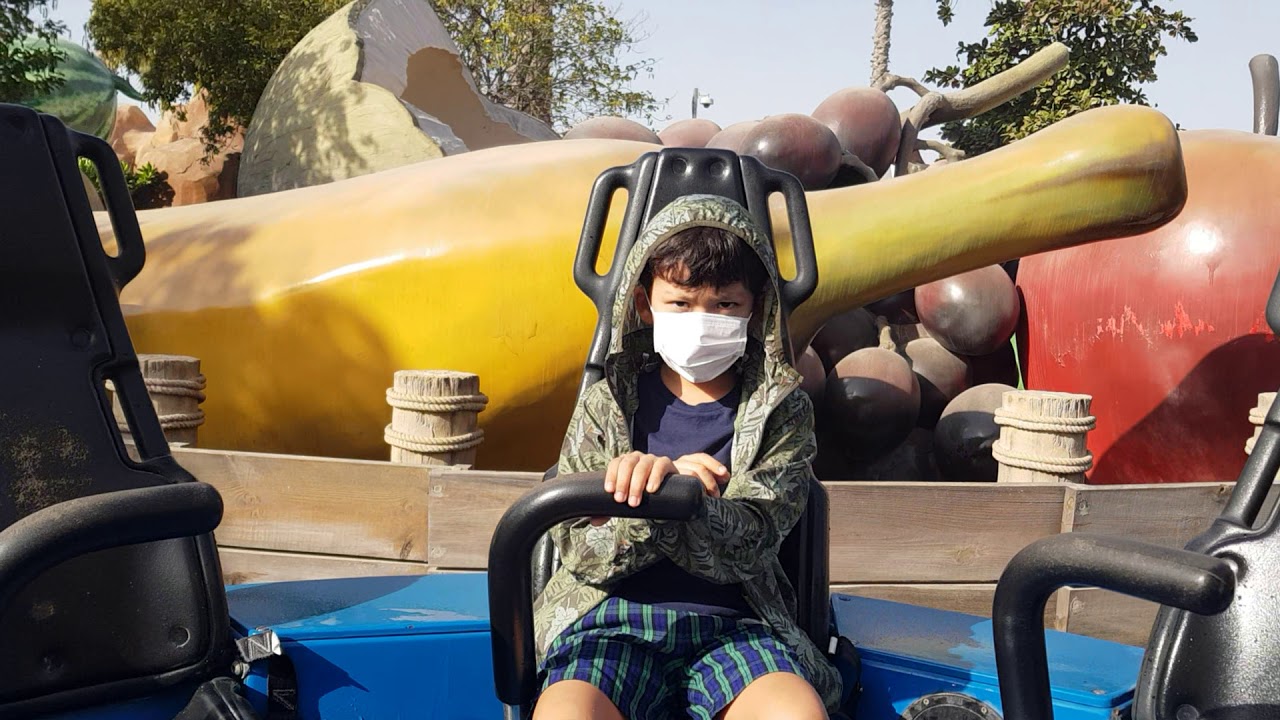 Cloudy with a chance of meatballs ride. - YouTube