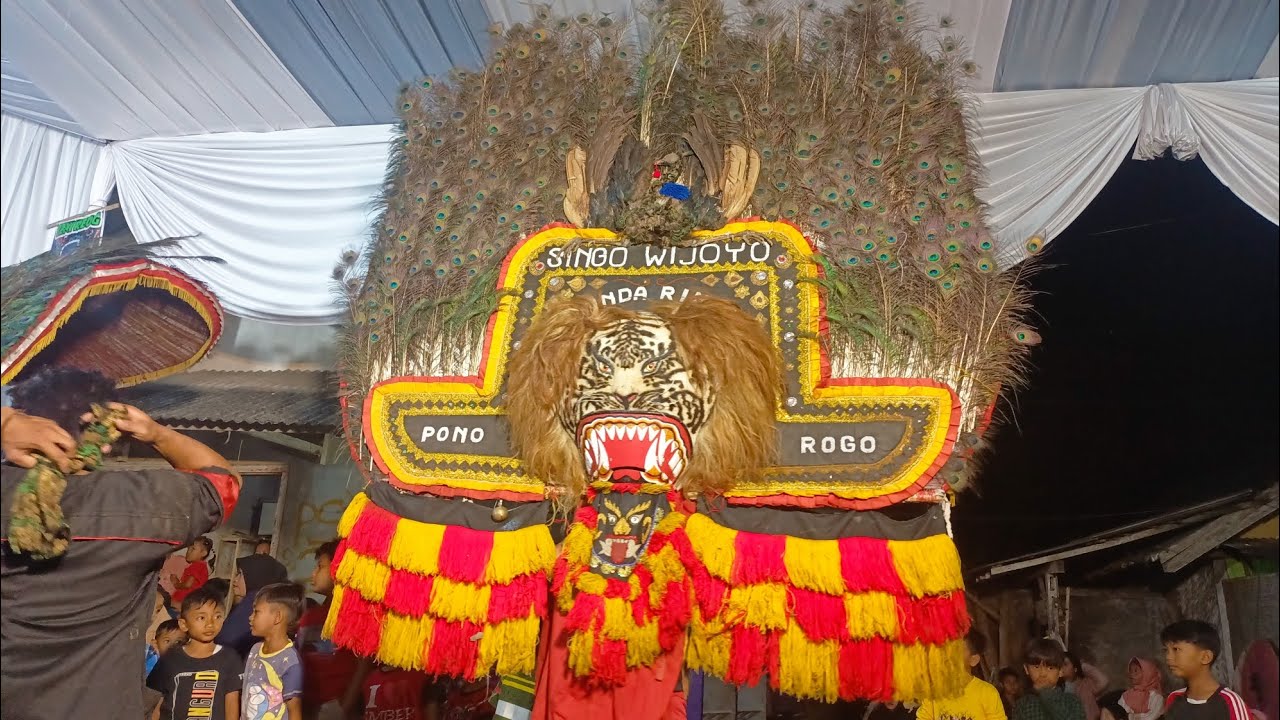 REOG SINGO WIJOYO LIVE DESA JARIT PIMPINAN BUNDA RINIE - YouTube