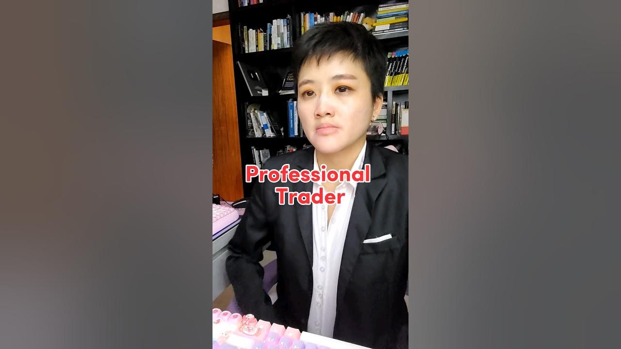 Professional Trader vs Beginner Trader - YouTube