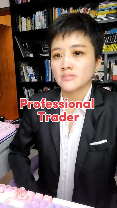 Professional Trader vs Beginner Trader - YouTube