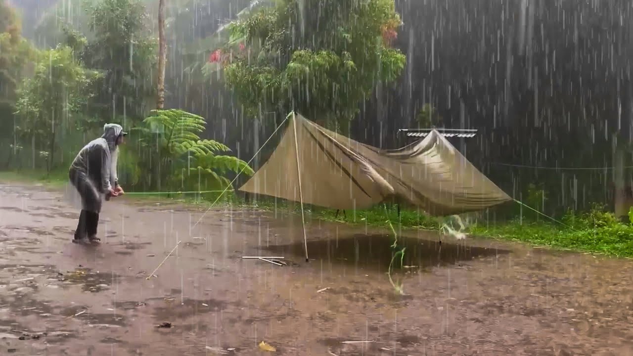 AMAZING HEAVY RAIN!! SOLO CAMPING IN HEAVY RAIN AND THUNDER - RELAXING ...
