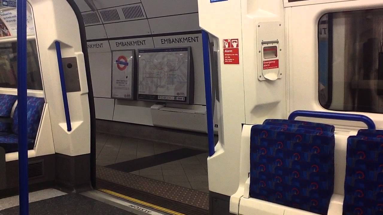 Northern Line 1995 Stock (53659) Leicester Square - Kennington (Charing ...