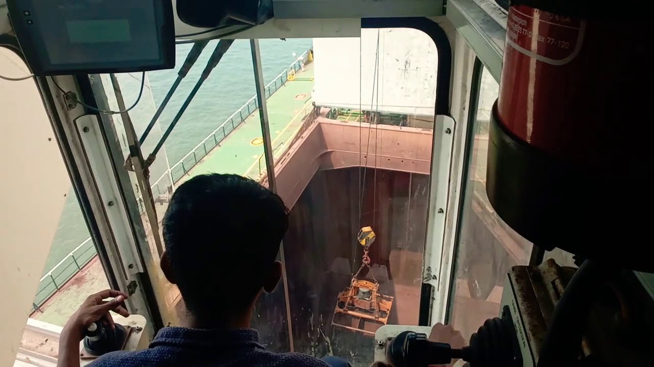 how to operate crane Working on offshore crane (Macgagor )(crane ...
